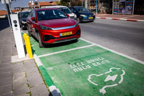 Israel aims for 'green' goal of one-third of country's cars to be ...