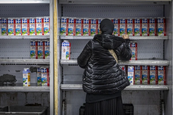Israel faces ‘milk crisis’ as dairy farmers boycott production over ...